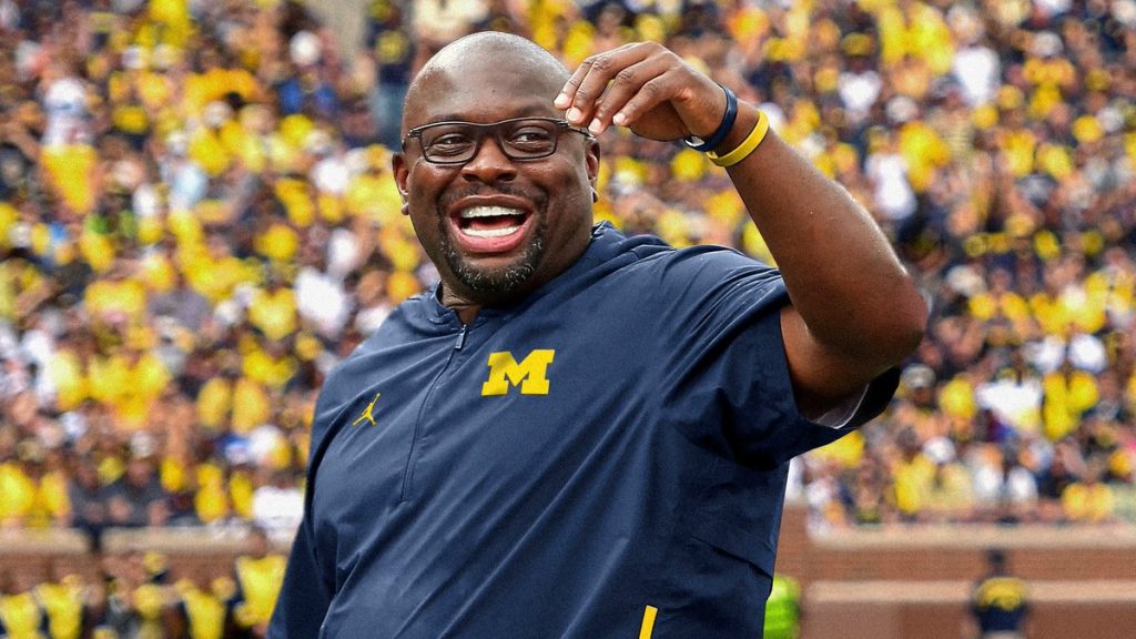 Here's Why Mike Hart Isn't Returning To Michigan's Staff